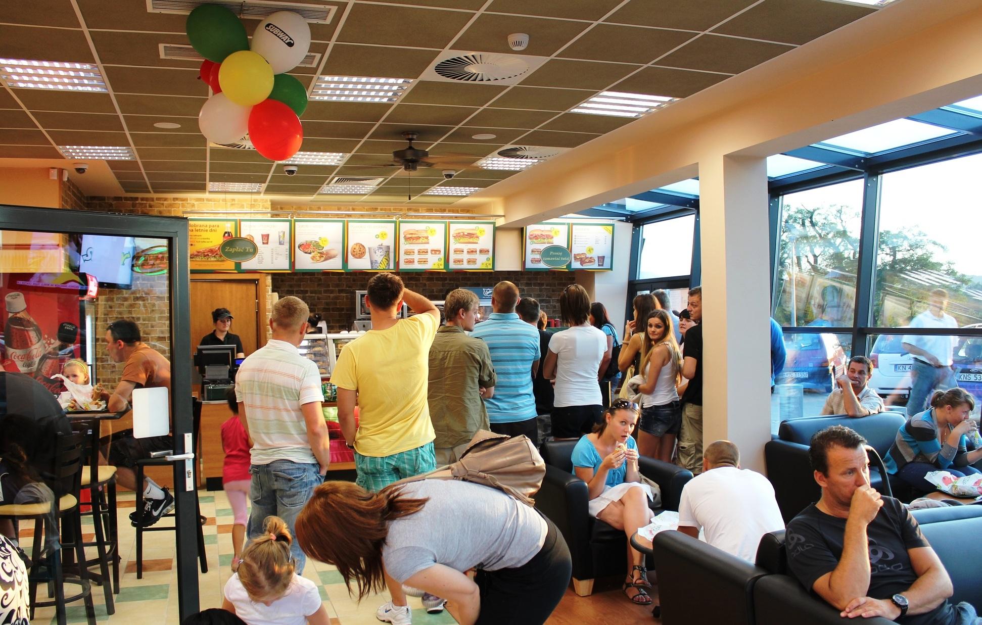 Un nou lanţ de restaurante fast-food în România. Vezi unde se va ...